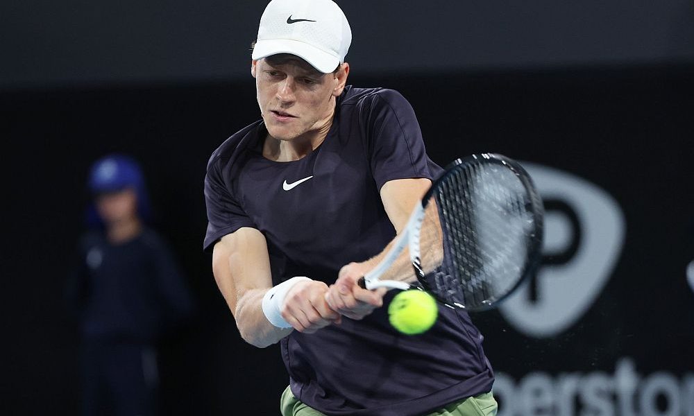 ATP Adelaide 1: Sinner acciaccato si spegne dopo un set, in semifinale ...