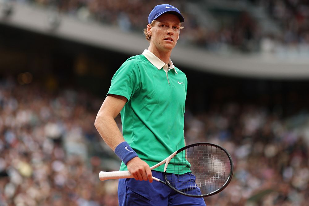 Roland Garros: Sinner batte ancora Djokovic e trova la quarta finale Slam