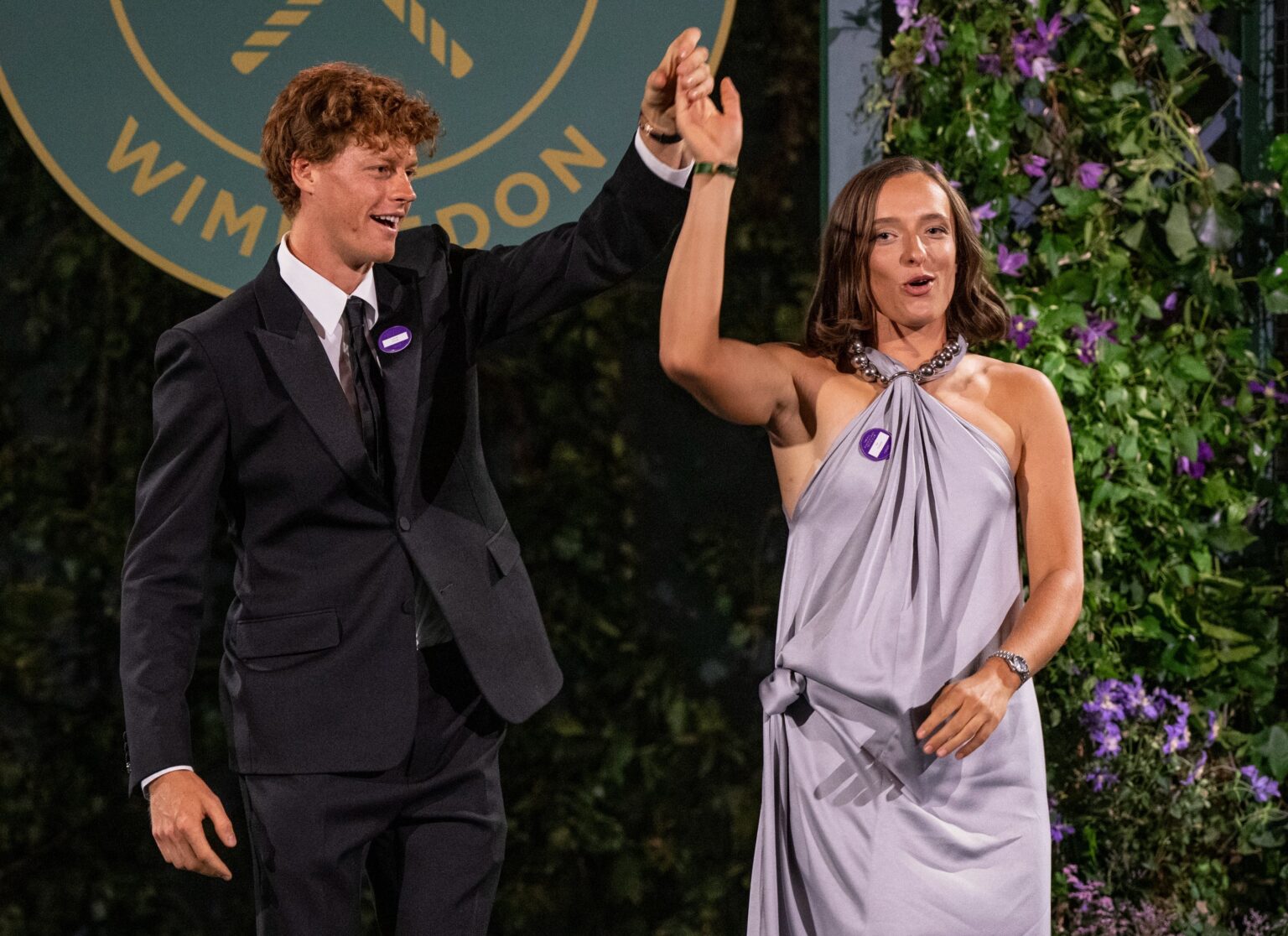 Gli outfit di Wimbledon 2025: lo smoking di Sinner, il vestito di ...